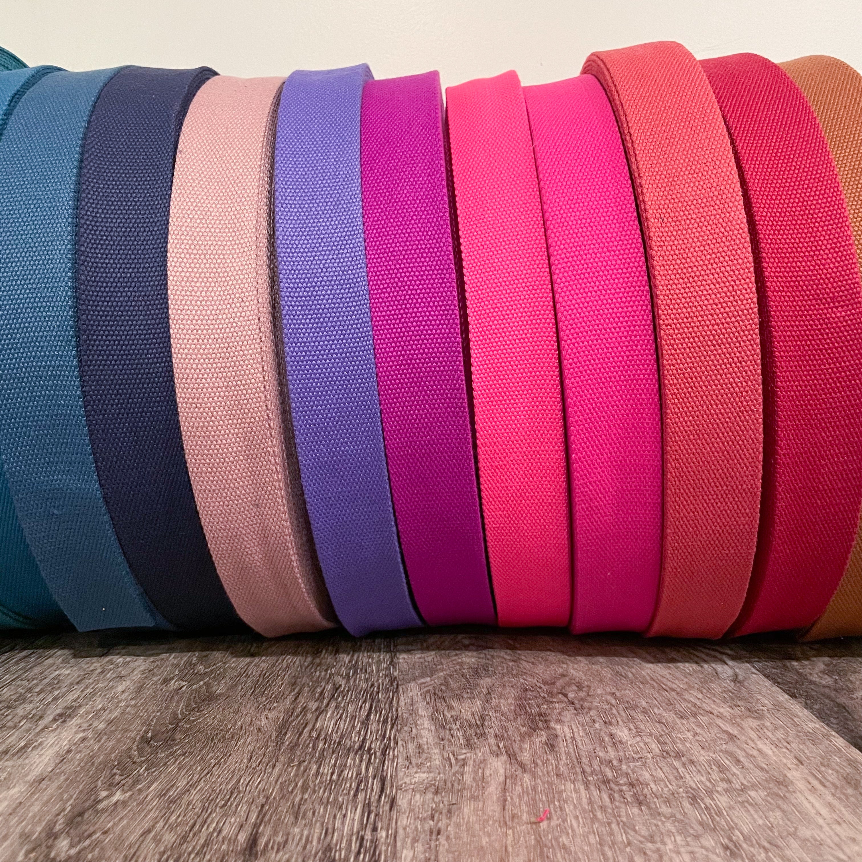 1.5” Solid-Color Webbing – Knot and Thread Design
